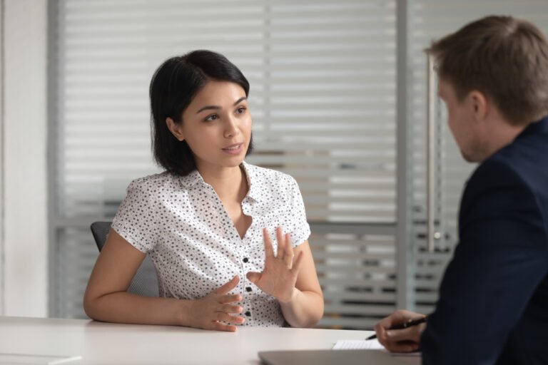 14 Effective and Helpful Ways to Deal With a Toxic Coworker - Lifevif