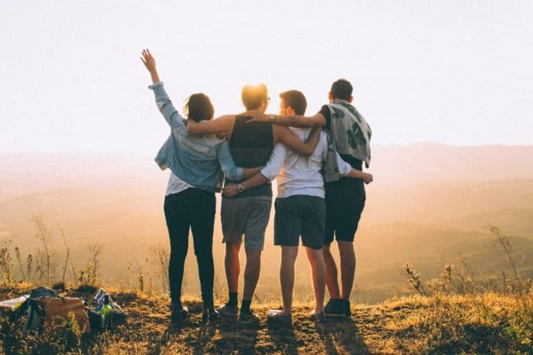 12 Reasons Why it’s Okay to Not Have Many Friends (Less is More) - Lifevif