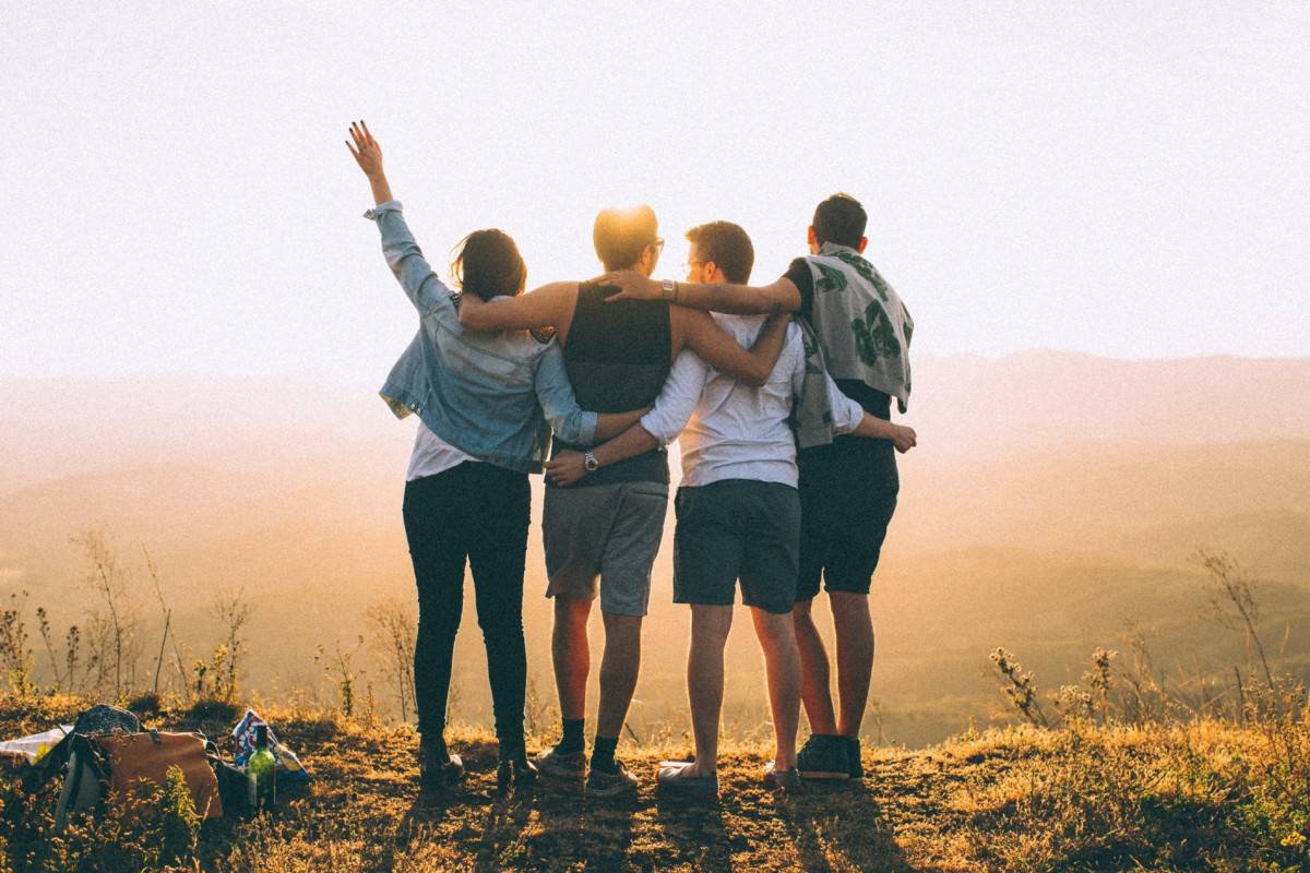 13 Reasons Why Having a Few Friends is Better Than Many! - Lifevif